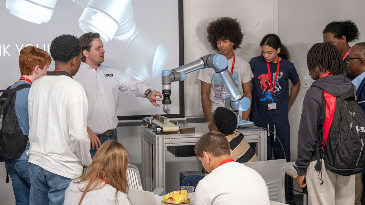 Inaugural UMSL Engineering Camp helps high school students build ...